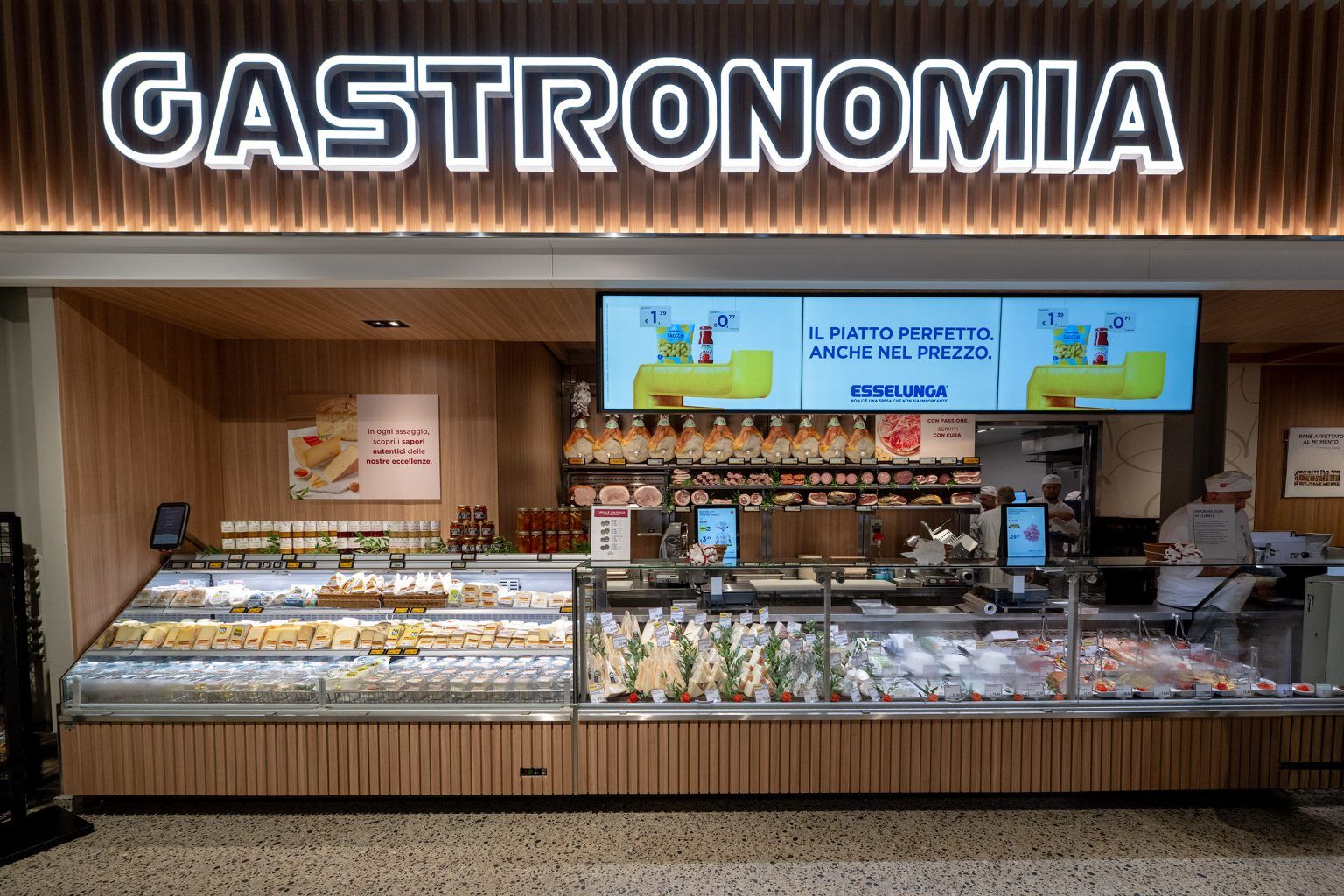 A Milano nuovo supermercato Esselunga da 700 metri quadrati con Bar ...